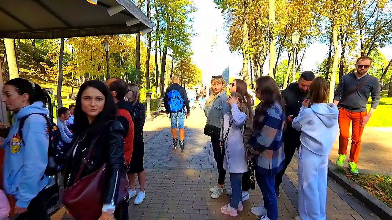 Kyiv, Ukraine | Autumn 2022 | Arch of Freedom of the Ukrainian People ...