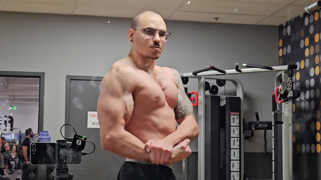 Matts Chest Routine - Natty Off Season Bulk Day 55 - YouTube