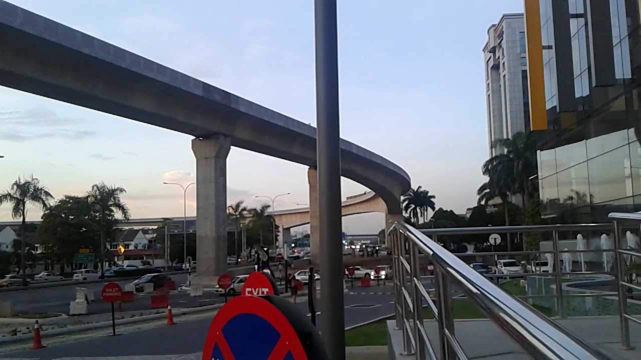 LRT kelana jaya Line di USJ Subang jaya - YouTube