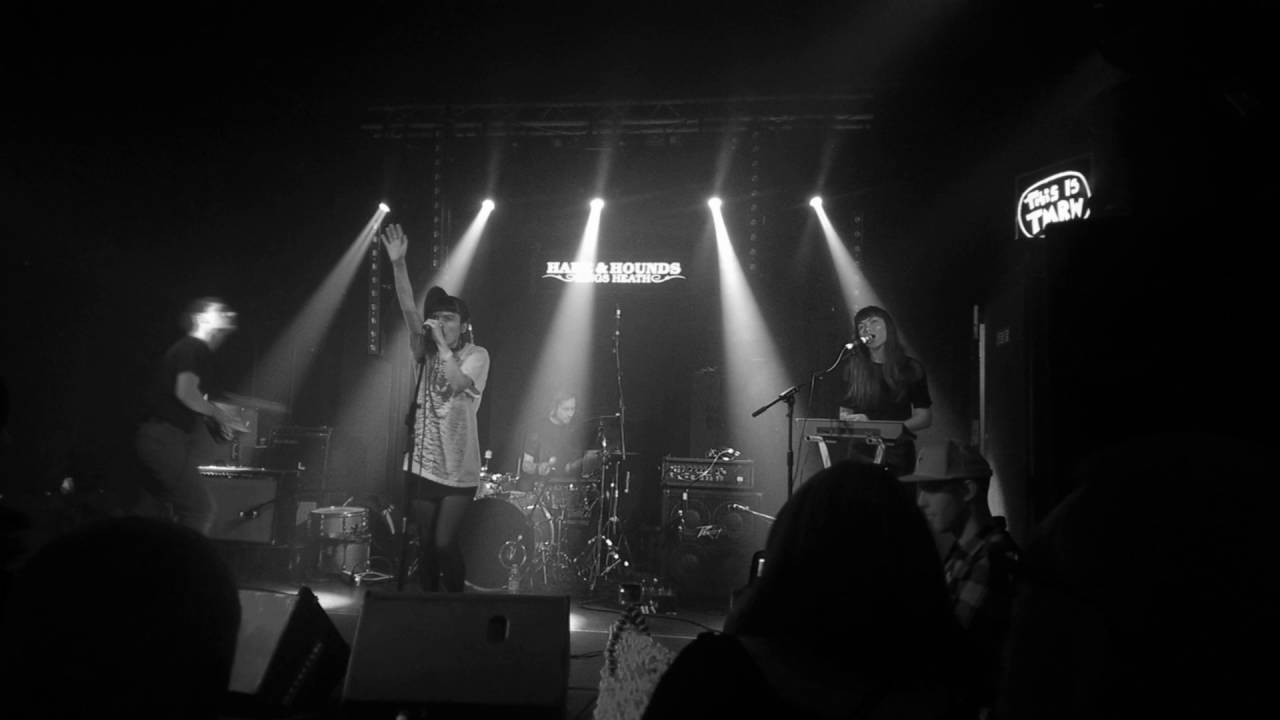 Fear Of Men - A Memory - Live - YouTube