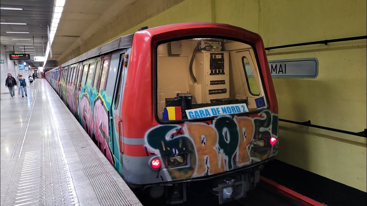 TEM-ul #075-105-086 sosind în stația "1 Mai" pe Magistrala 4 - YouTube