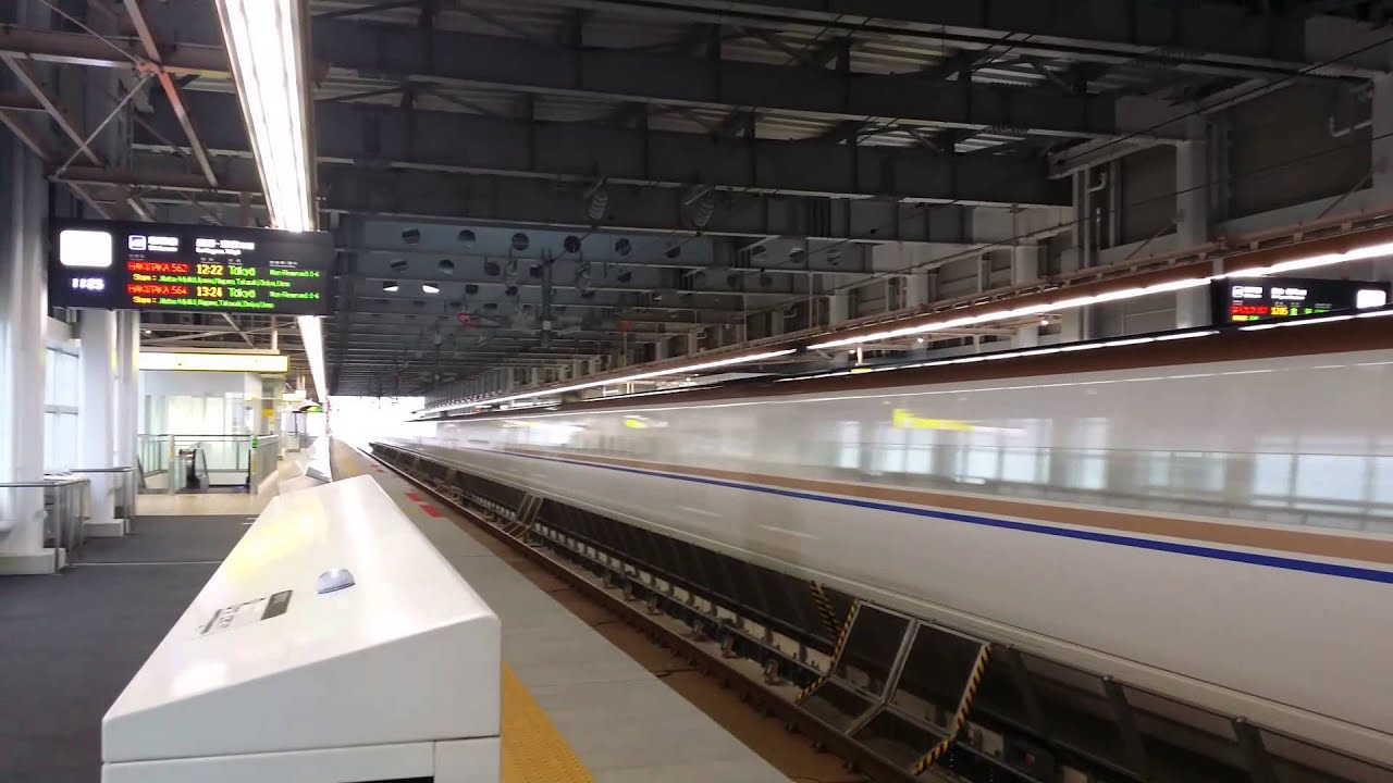 [JR West] E7/W7 Series Shinkansen passing Itoigawa - YouTube
