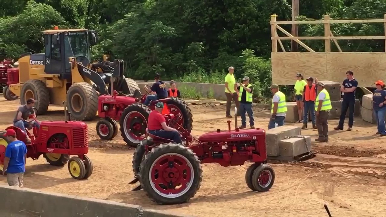 Pulling my Farmall C at the 2017 Wamogo FFA Tractor Pull - Perspective ...