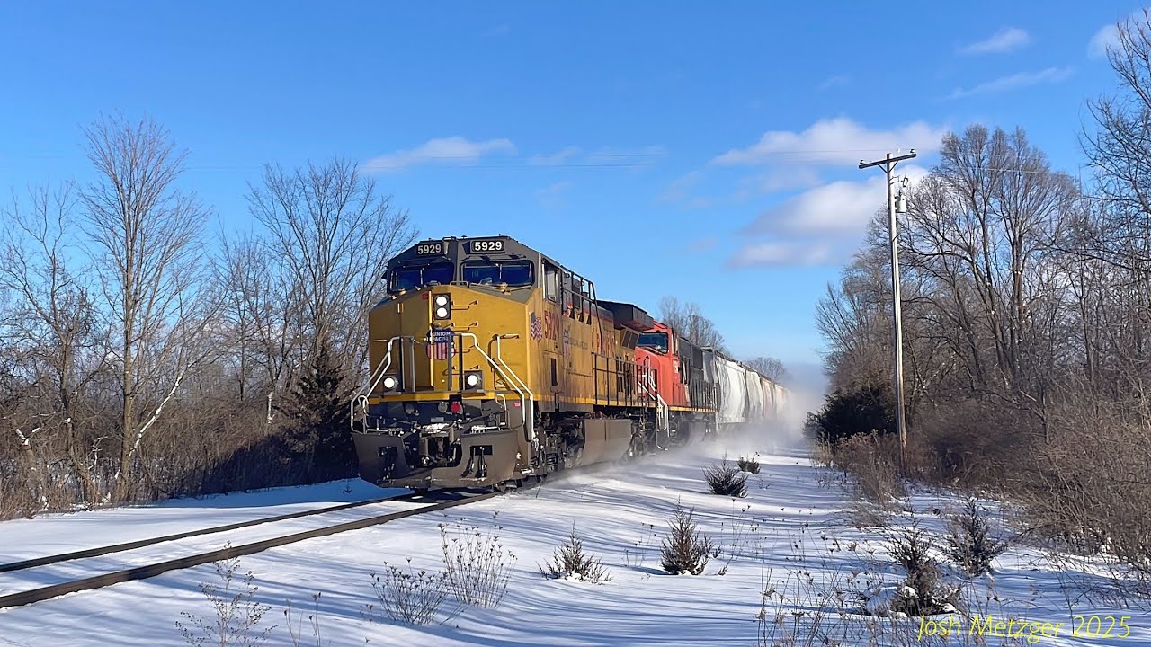 CN E25161-20 w/ UP AC44ACW #5929 and CN SD75I #5754 @ Sheridan Rd in ...