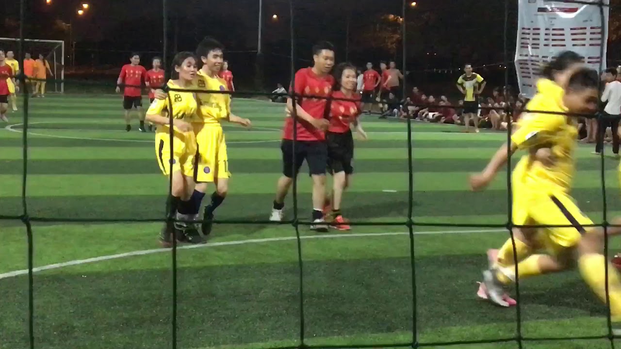 Vietnam's Fun Game Tied Legs Football - YouTube