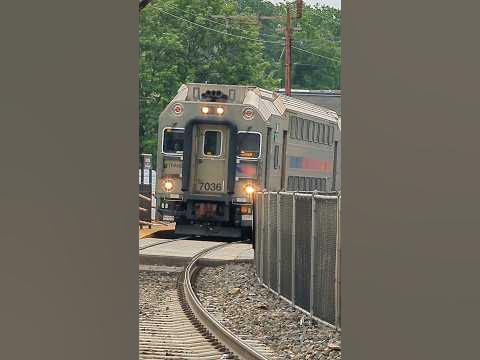 The Sound Of NJT Multilevel #7036 Horn!!! #shorts - YouTube