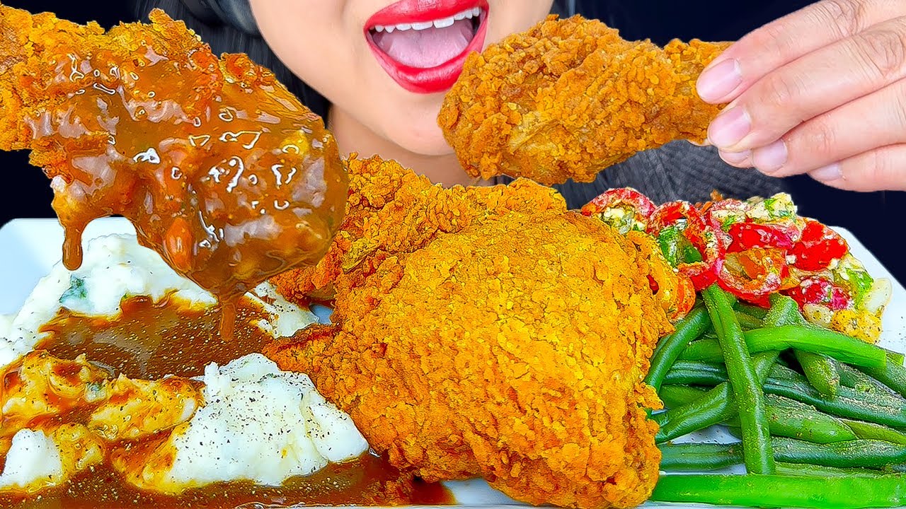 ASMR FRIED CHICKEN DIPPED IN GRAVY & HOT SAUCE (MUKBANG) - YouTube