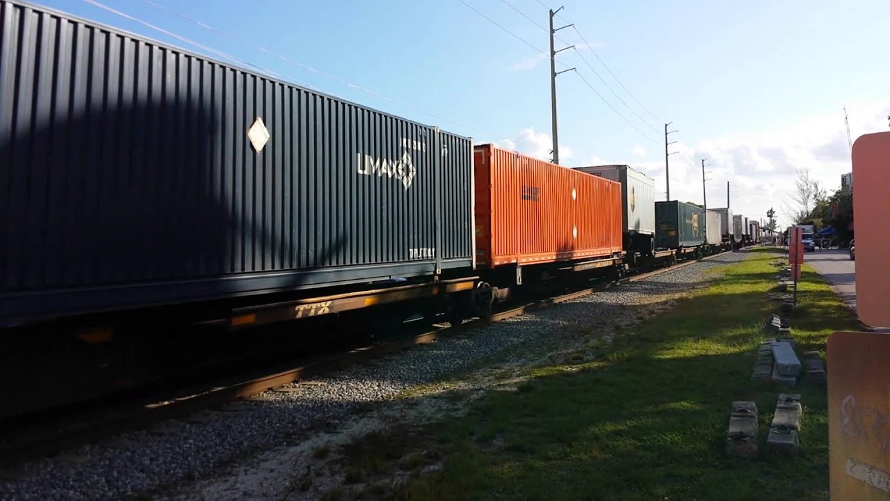 FEC Train 202 #1706 w/ 11K feet - YouTube