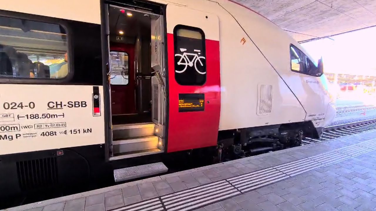 THE FIRST MODERNISED SBB ICN TRAIN! BRAND NEW DOORS CLOSING AND ...