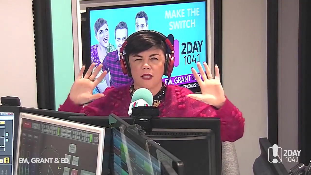 Em Rusciano's Bra Fail At The Gym - YouTube