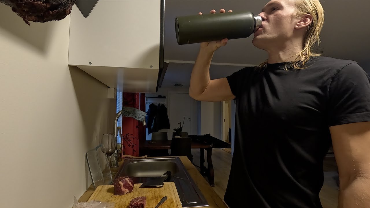 Raw Moose Meat Breakfast - YouTube