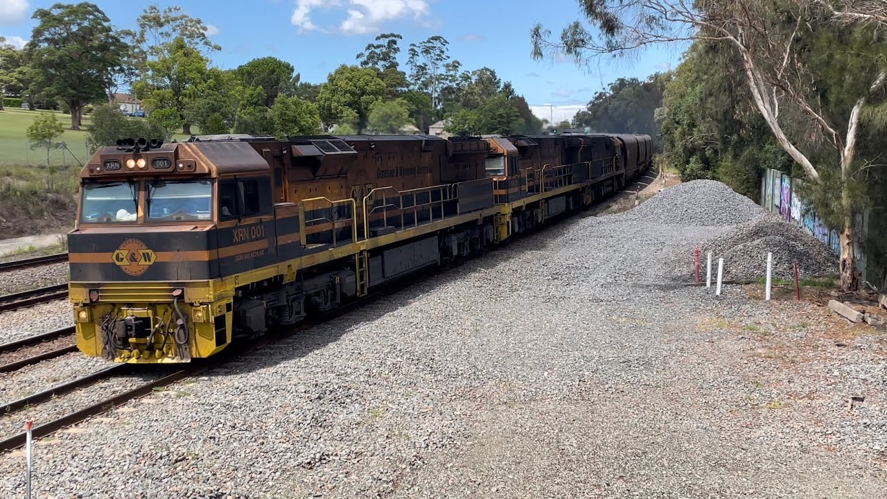OneRail XRN001, XRN027 & XRN013 at East Maitland - 2/3/23 - YouTube