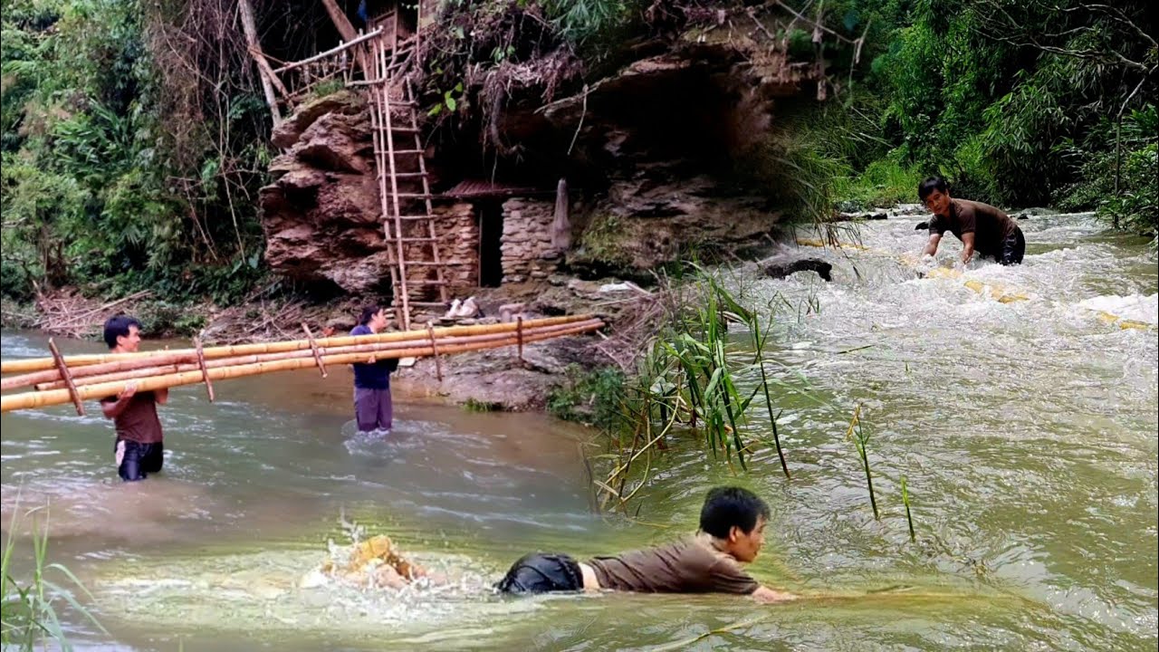 Take bamboo as a bridge in the rainy season, cultivate corn. - YouTube