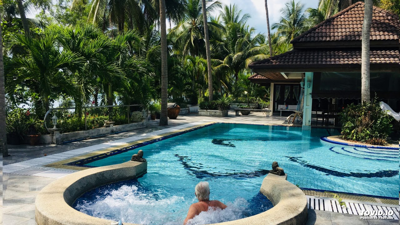 Plantschen im Pool - YouTube