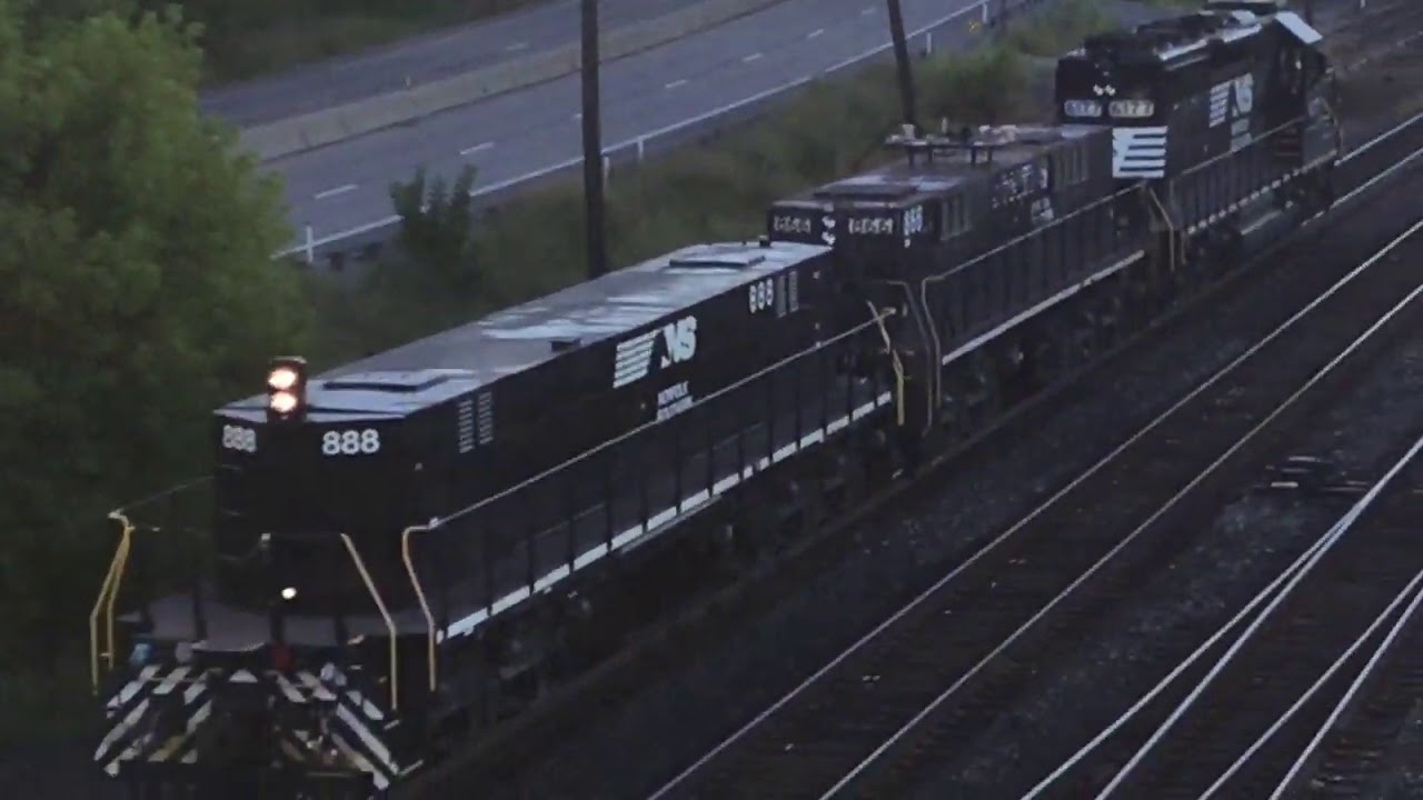 Ns Slug And SD40-2 Action (with K5HL) - YouTube