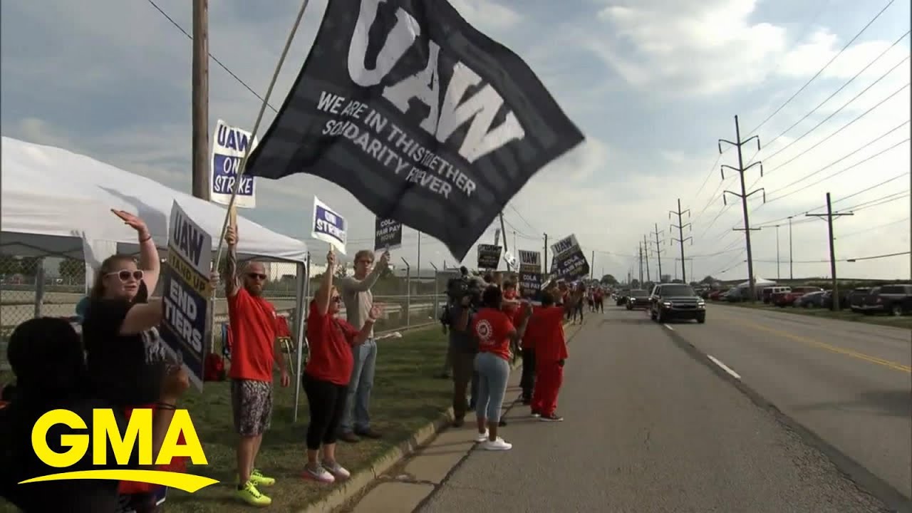 Targeted UAW strike takes aim at Big 3 automakers l GMA - YouTube