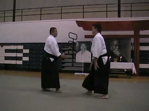 Ikkyo ukemi for Hitohiro Saito Sensei - YouTube