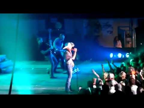 Justin Moore- Home Sweet Home live - YouTube