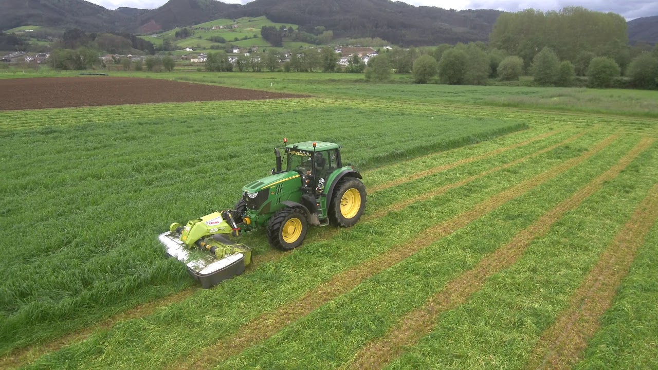 John Deere 6170M con Claas Disco 3200C + Disco Move 3200FC - Mowing ...