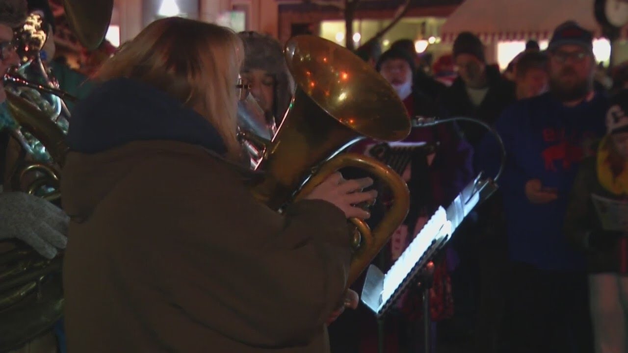 Bringing the community together in harmony: 51st annual Carolcade ...