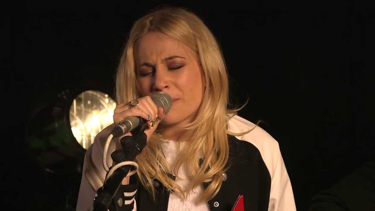 Pixie Lott: Live from YouTube - YouTube