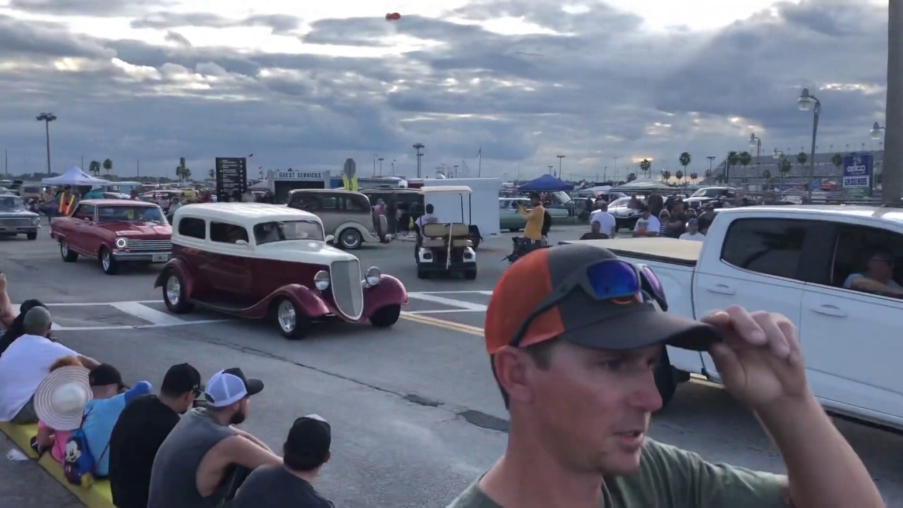 Turkey Rod Run 2018...Rolling out - YouTube