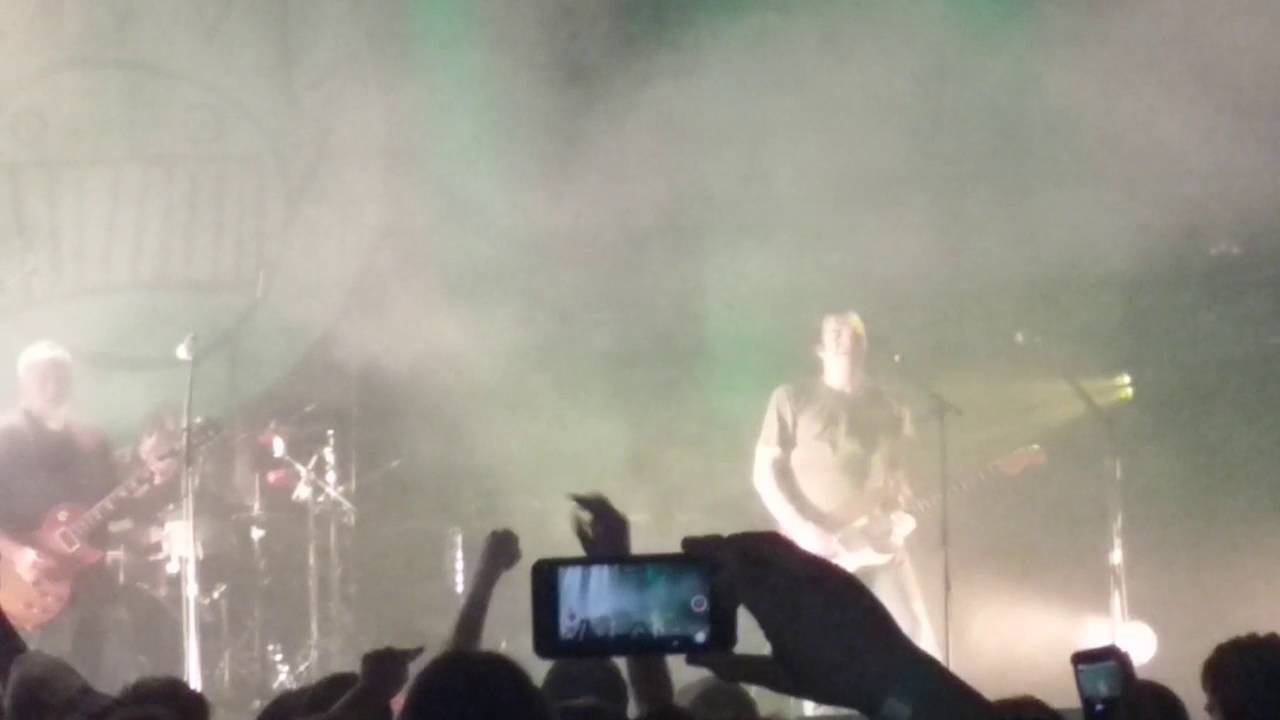 Ween live - YouTube