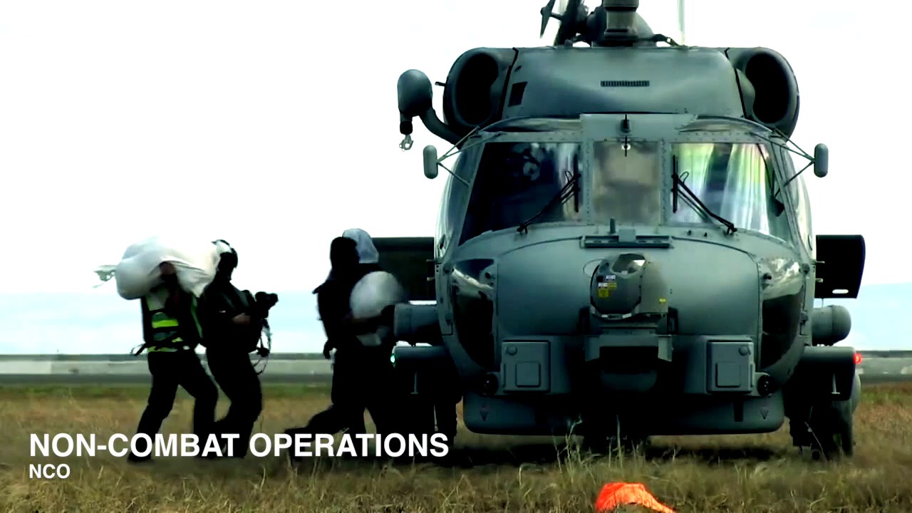 MH-60R FLEET FLY-IN 2017 - YouTube