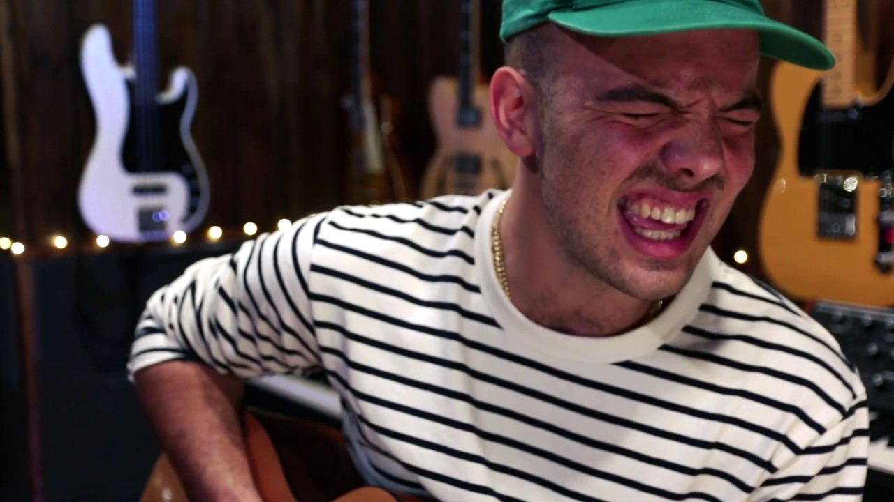 Smiley Boy (Live @ Blue Dream Studios) - Mac Ayres - YouTube