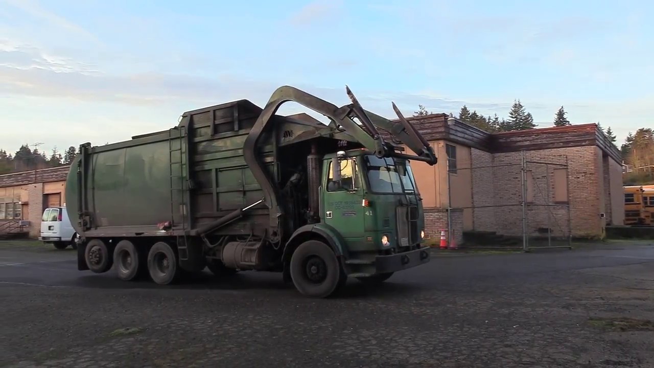 Volvo WX64 Classic Sounding Wittke Starlight - YouTube