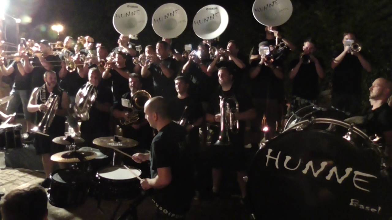 Guggemuusig Hunne Basel @ Hunne Gelaage XII (27.08.2016) - YouTube