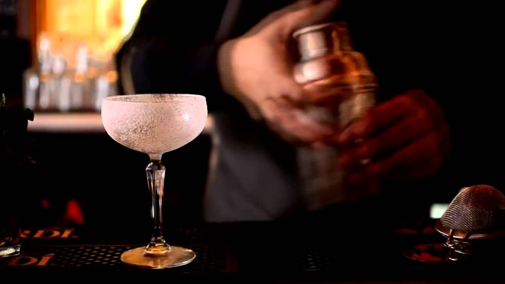 La femme Burlesque Cocktail by Flavio Prospero Domaine de canton ...