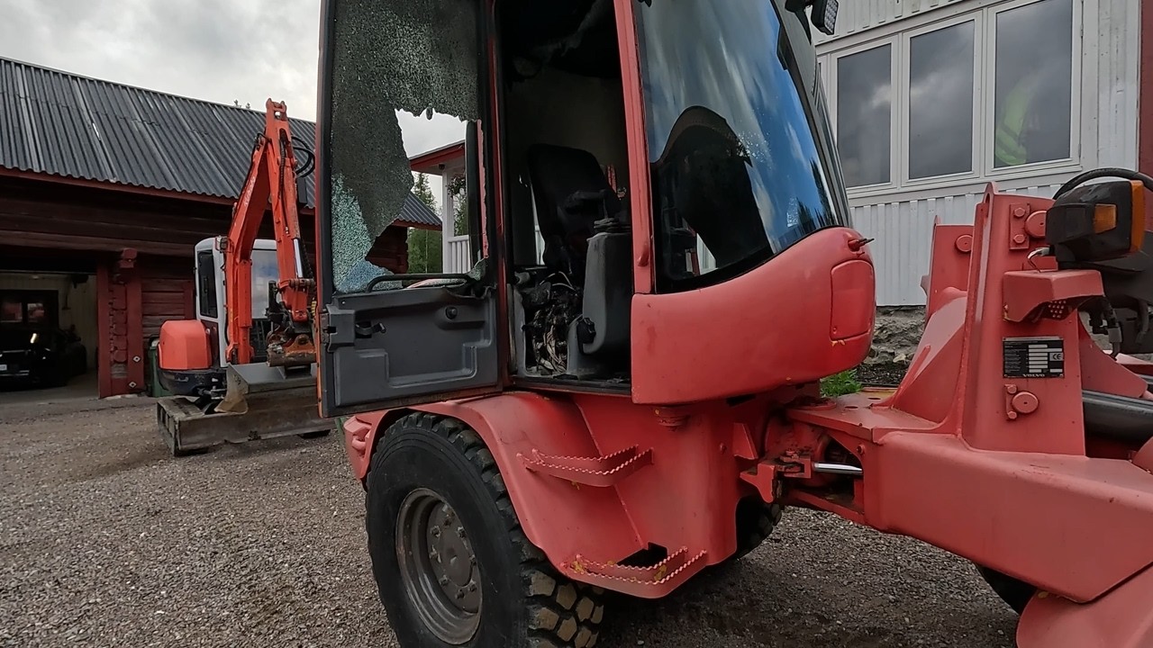 I Bought a Fire-Damaged Wheel Loader... And Brought it Back to Life ...