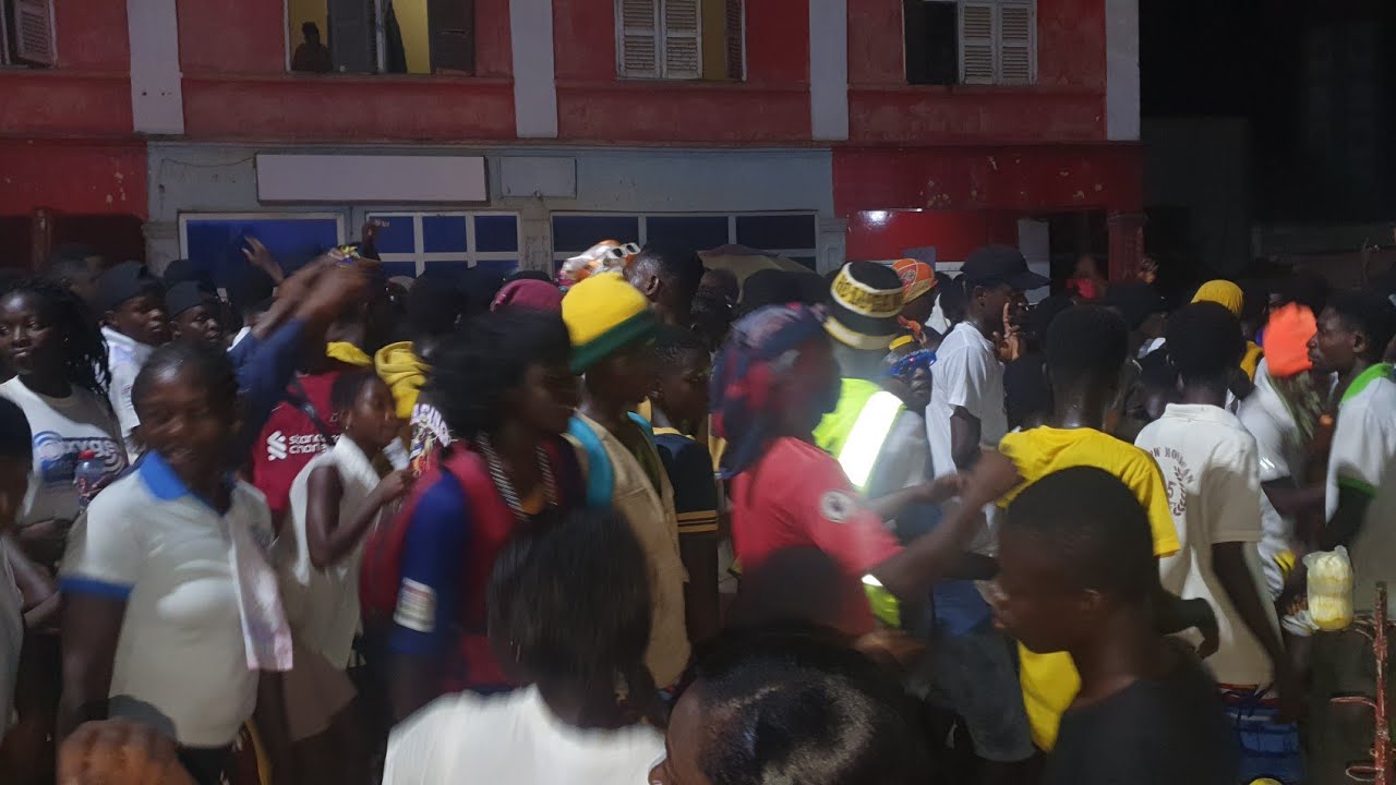 Amazing street soloku float carnival @Oxygen fm launching Agona Swedru ...