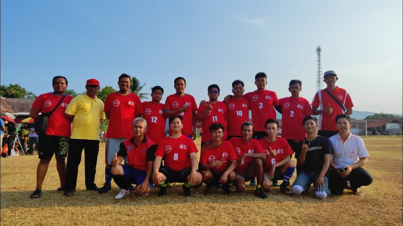 turnamen sepakbola antar siskamling desa maleber - YouTube