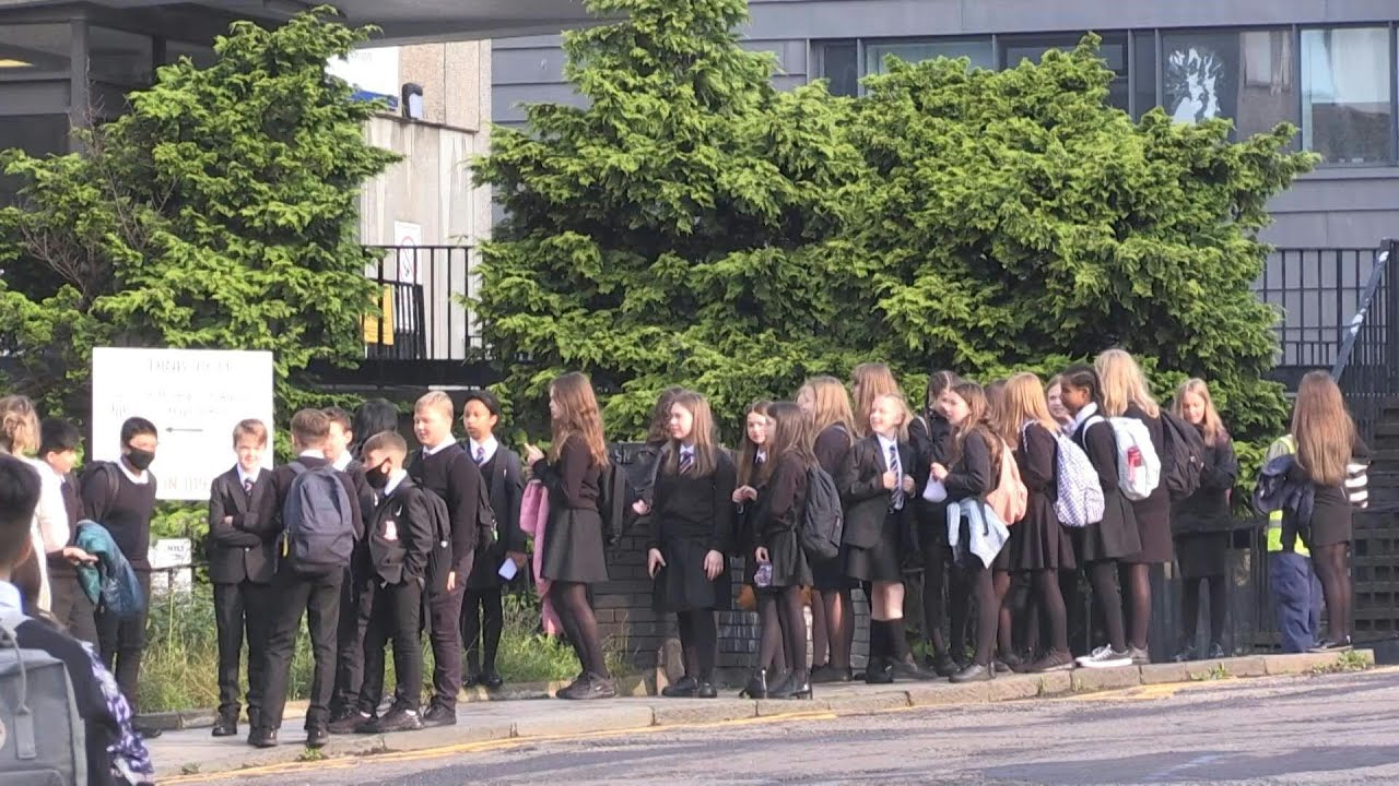 Pupils in Scotland return to school | AFP - YouTube