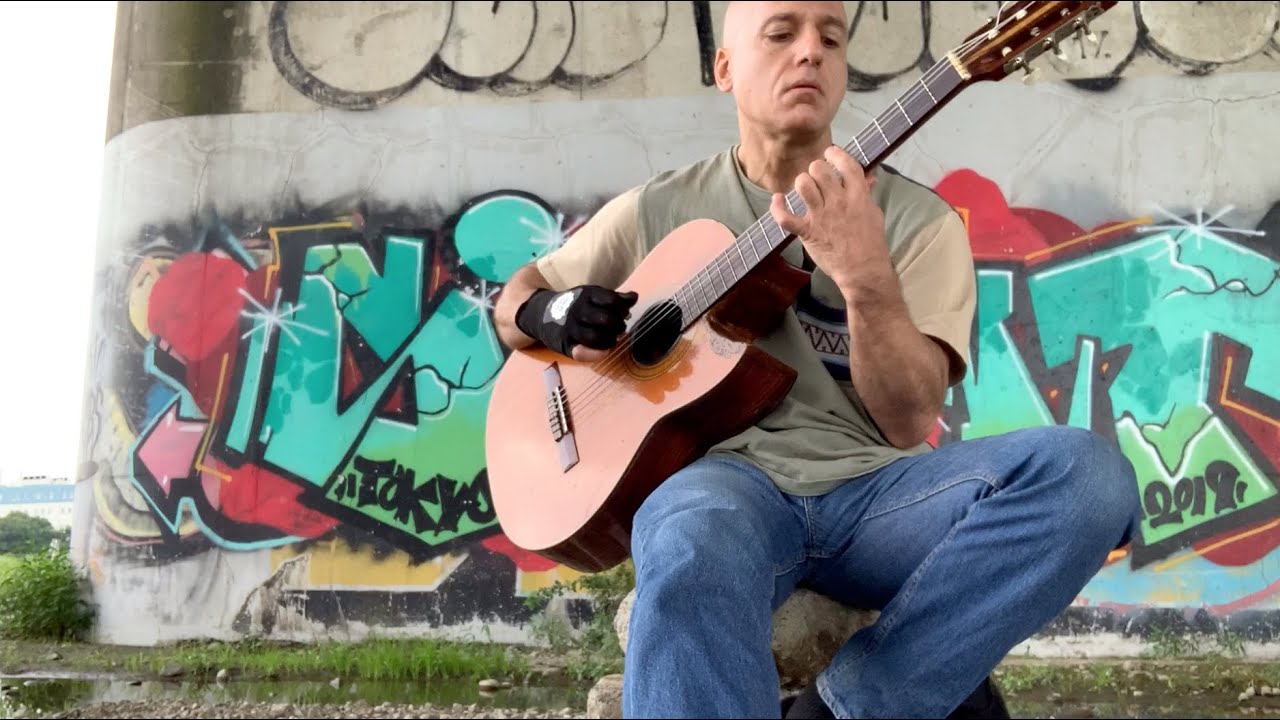 Gio Guido plays "Alice In Wonderland" - YouTube