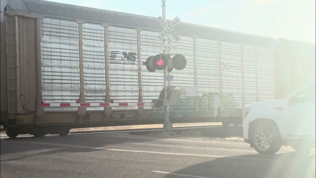 UP 5470 Mixed Freight - YouTube