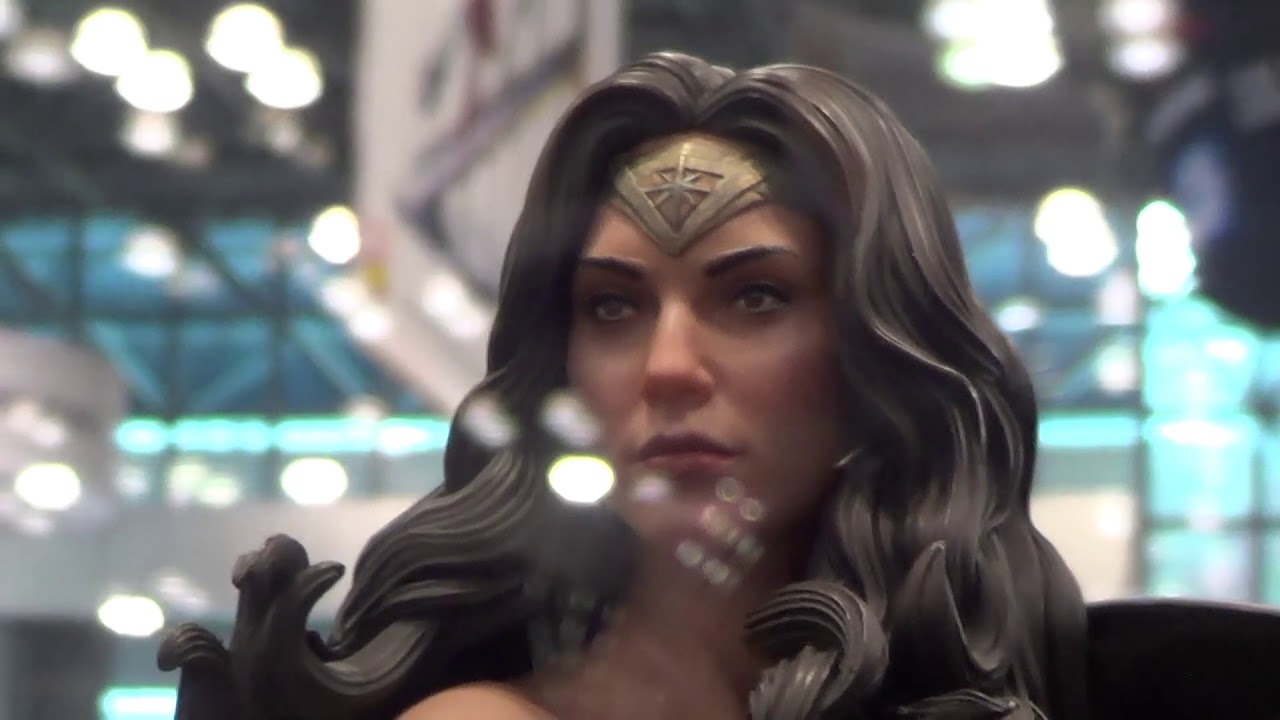 Sideshow Wonderwoman Premium FOrmat Statue at NYCC 2017 - YouTube