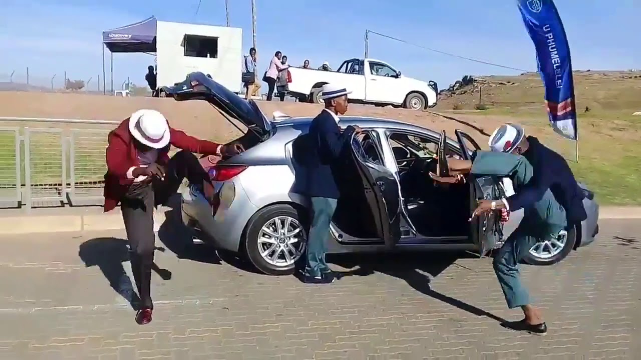 Amajongo enhlanzeko eshaya ingoma - YouTube