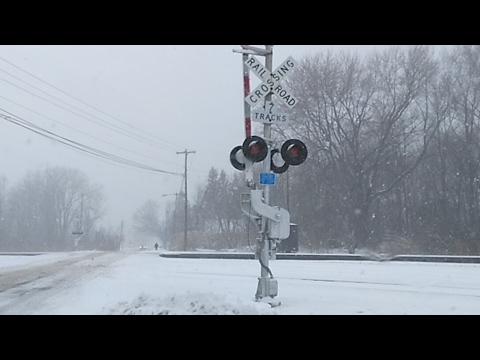 Live Streaming In The Snow Storm Stella CSX Train - YouTube