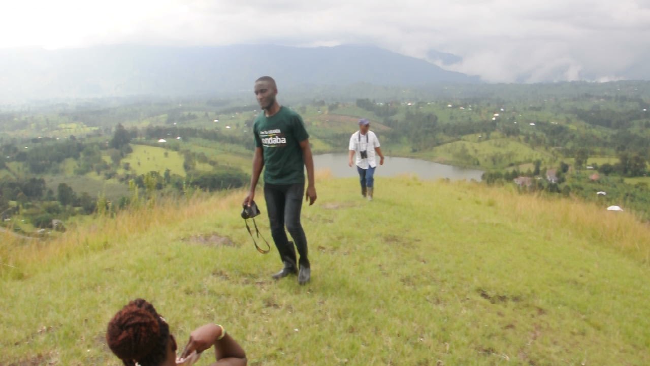 Kyeganywe Hill Nyakasura. Lakes of Saka, Kigere and Wabikere in the ...