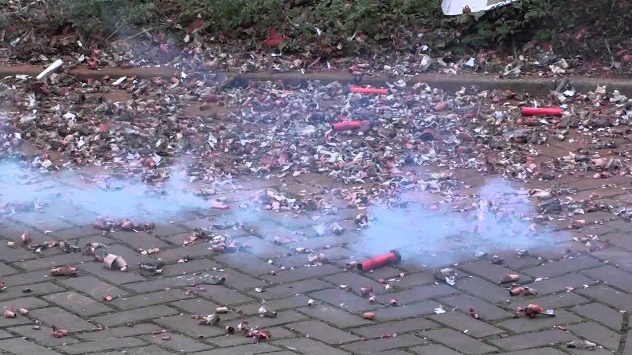 String Cracker - Z114 - Original Fireworks (Oud & Nieuw 2013/2014 ...