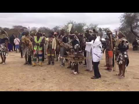 Arrival of Amabutho at King Mzilikazi Day commemorations 2019 - YouTube