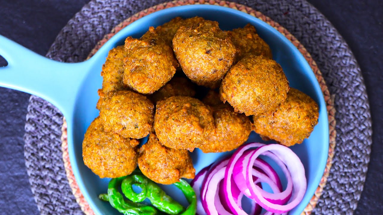 Ahmedabad Ka Famous Street Food Dal Vada Recipe - YouTube