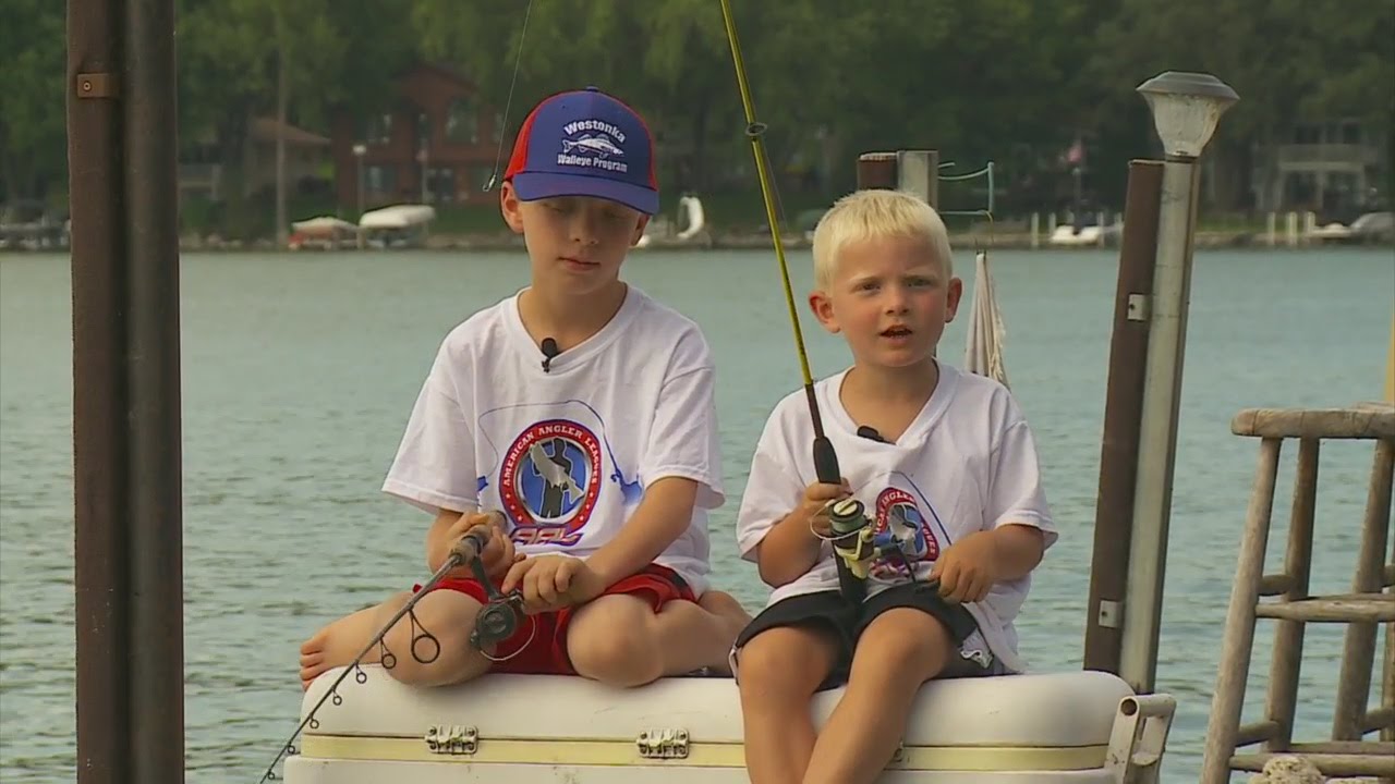 4-Year-Old Boy Catches Massive Muskie - YouTube