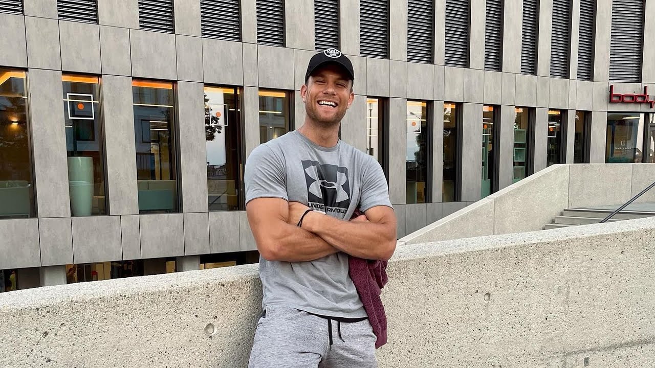 Neu-Single: Ex-Bachelor Sebastian Preuss datet via Tinder! - YouTube