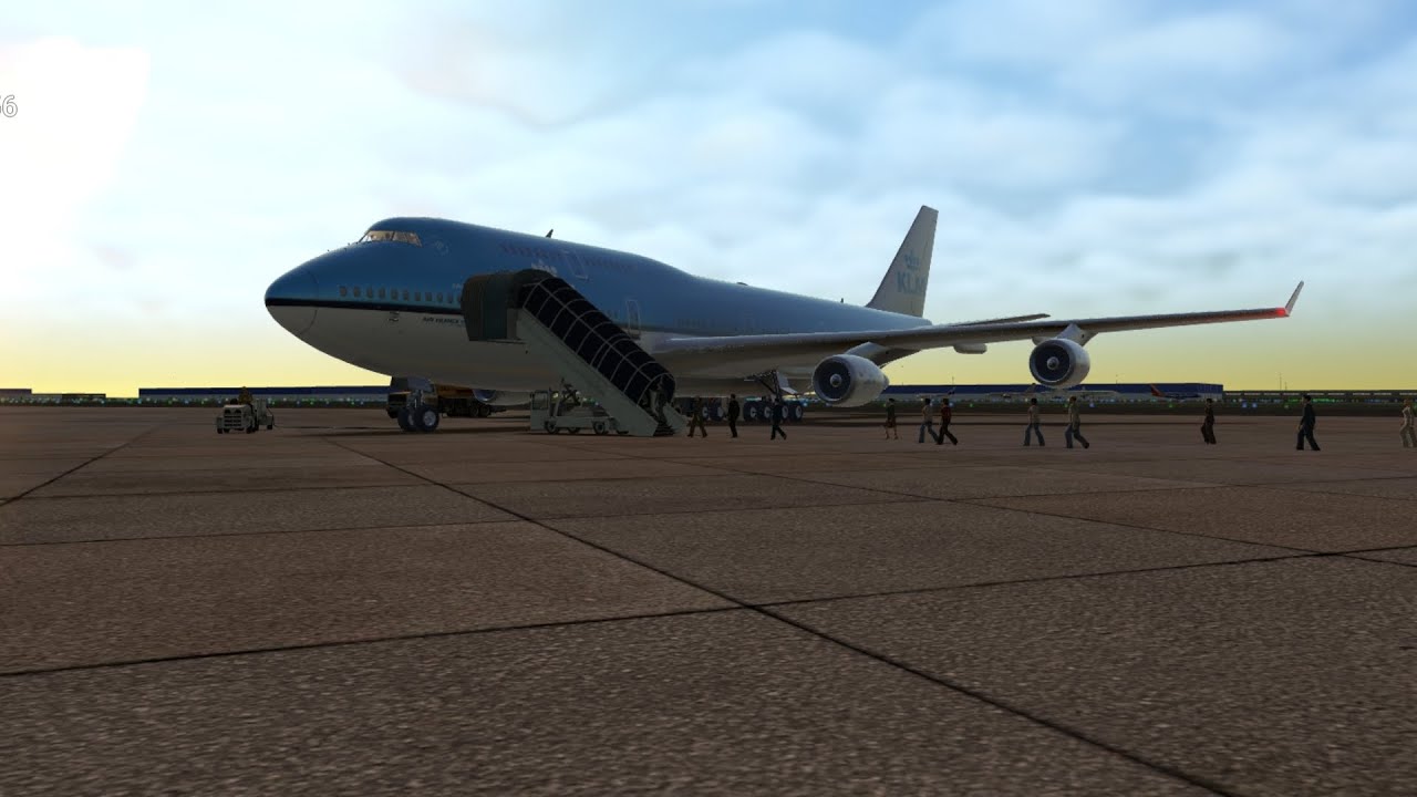 RFS - KLM B747-400 Amsterdam - St. Martin Airport with a low pass at ...