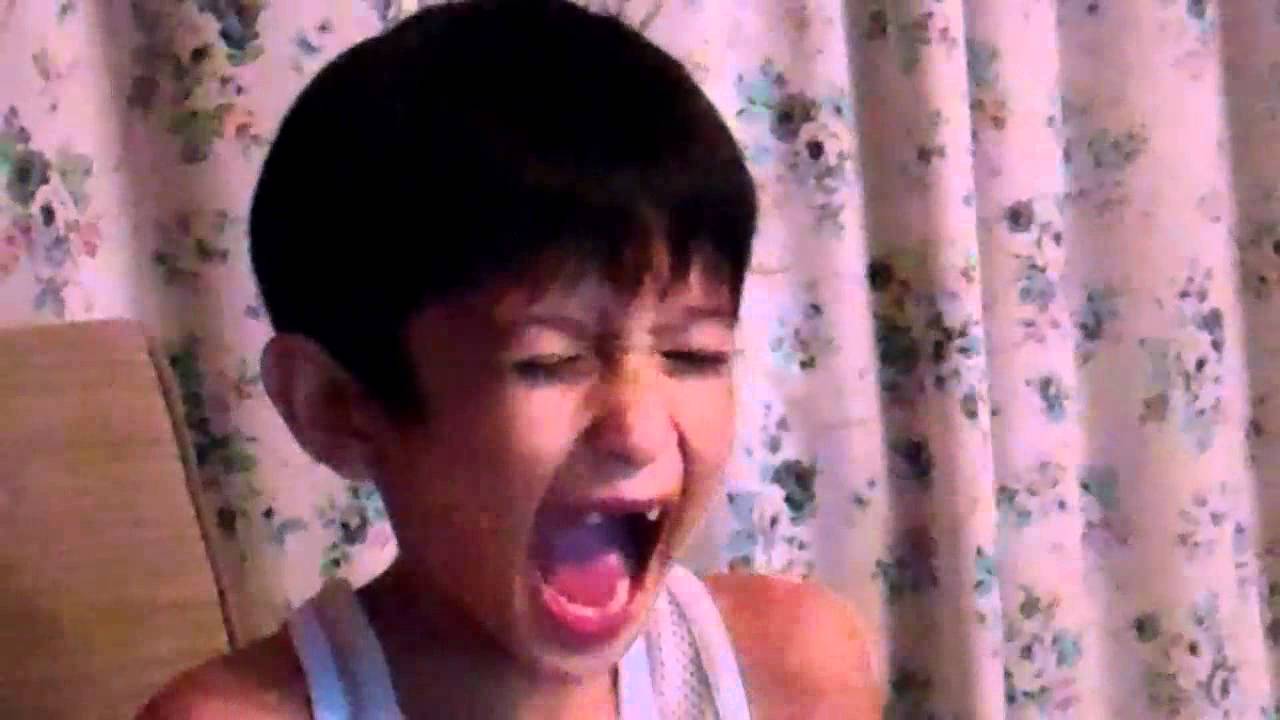 charlie bit me - YouTube