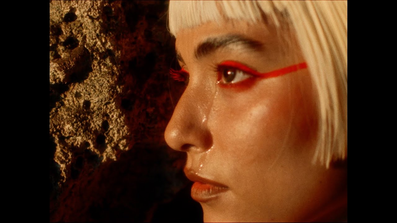 Letón Pé - Good Enough (Video Oficial) - YouTube